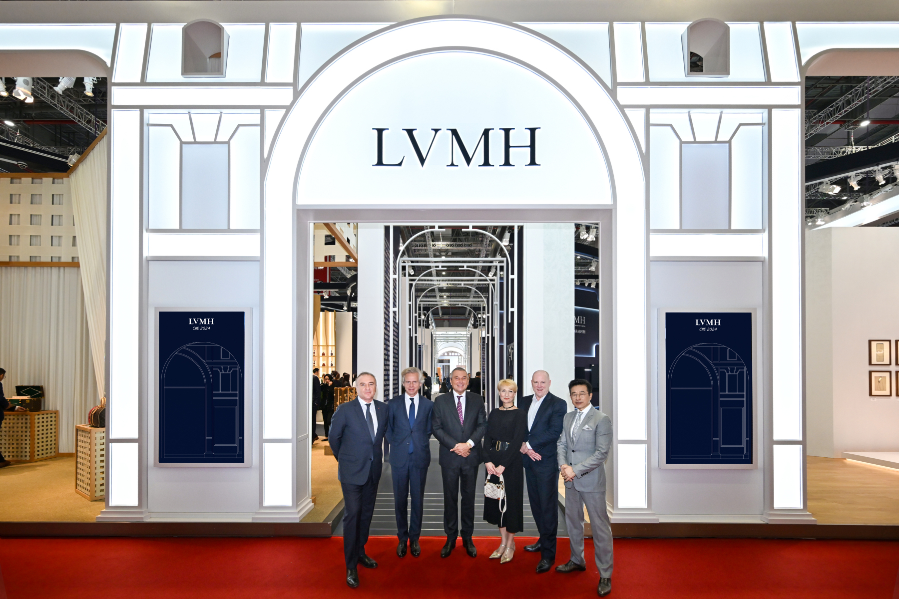 LVMH Sets Up 600-Square-Meter Luxury Booth at CIIE, with Key Executives Attending the Opening ...